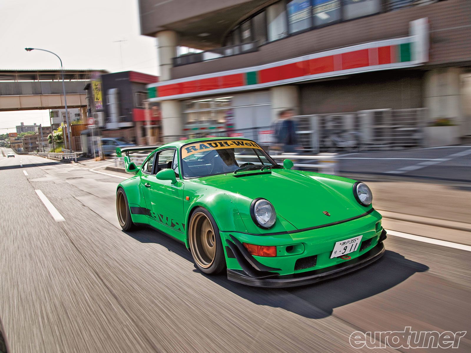 eurp_1011_02_o+rauh_welt_begriff_porsches+rauh_welt | FLATSIXES
